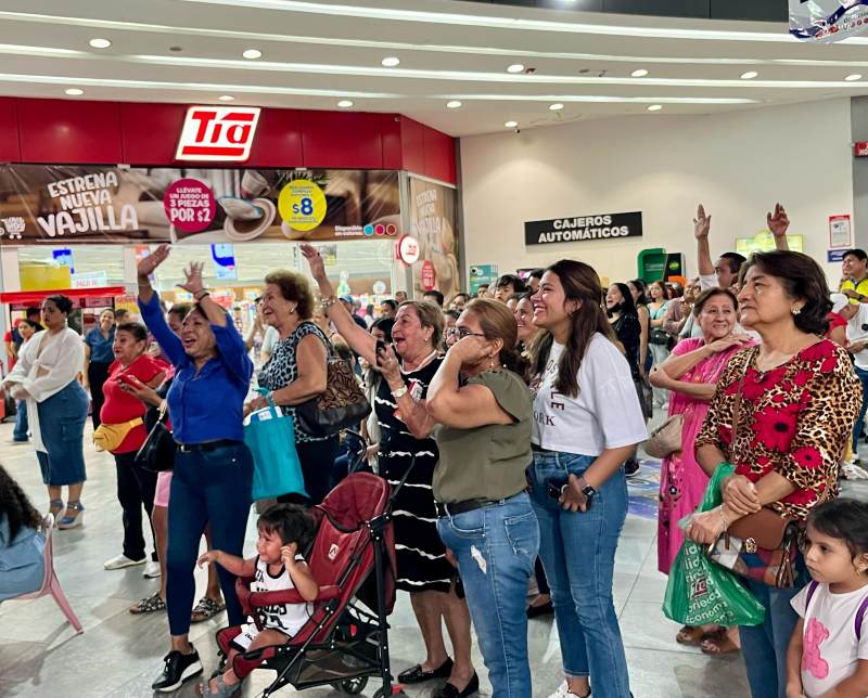 Se celebran 11 años de Radio Tía - La nota en línea